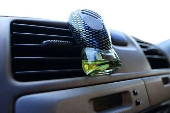 Baru Tahu Sekarang! Taruh Pengharum di Kisi-kisi AC Mobil Ternyata ...