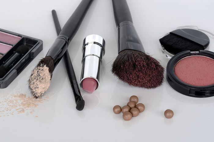 Jangan Pakai Produk Make Up Kadaluarsa! Begini Cara Identifikasinya ...