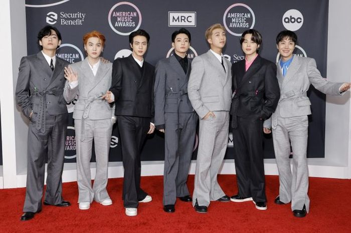 Daftar Pemenang American Music Awards Ama 2021 Bts Jadi Artist Of