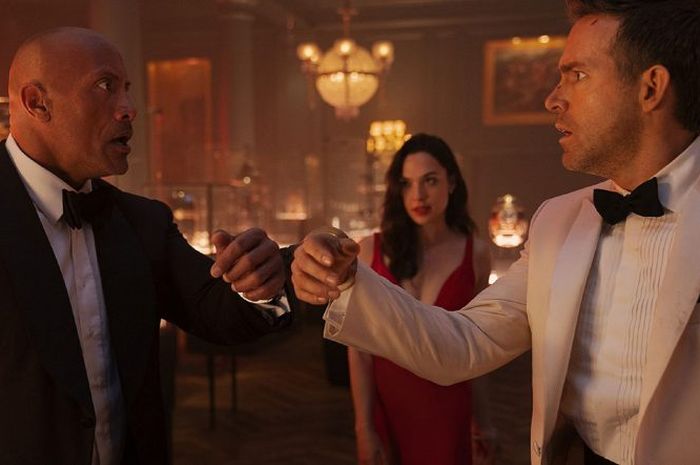 'Red Notice' Sudah Siap Jadi Film Netflix yang Paling Banyak Ditonton ...