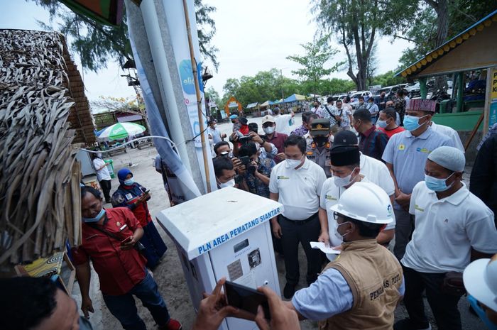 PLN Hadirkan SPLU Dikawasan Wisata Batubara Mangrove Park-Pantai ...