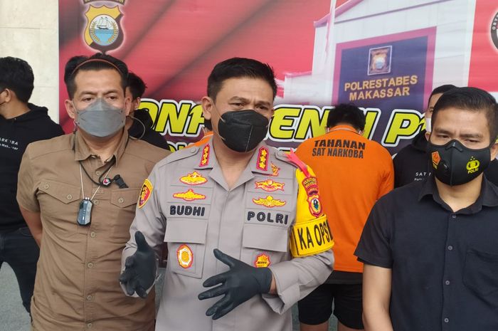 Polisi Ciduk Dua Pengedar Narkoba Di Makassar Bandar Masuk Dpo Sonora Id