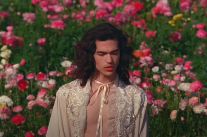 Lirik Lagu ‘Yours’ - Conan Gray, Lengkap dengan Terjemahannya - Sonora.id Lirik Lagu ‘Yours’ - Conan Gray, Lengkap dengan Terjemahannya - Sonora.id