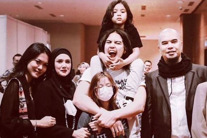 ASTAGA! Ahmad Dhani Keciduk Paksa Putri Sulung Mulan Jameela untuk ...