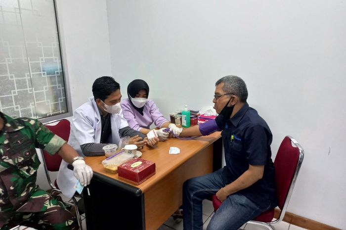 FKD KG Riau bersama Korem 031/WB Selenggarakan Vaksin Booster untuk ...