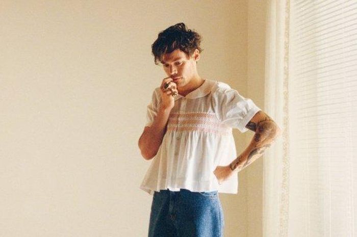 Lirik Lagu Keep Driving - Harry Styles, Lengkap dengan Terjemahan ...