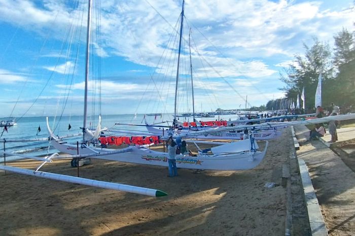 Balikpapan Sambut 34 Perahu Sandeq Asal Sulawesi Barat Dalam 'Festival ...