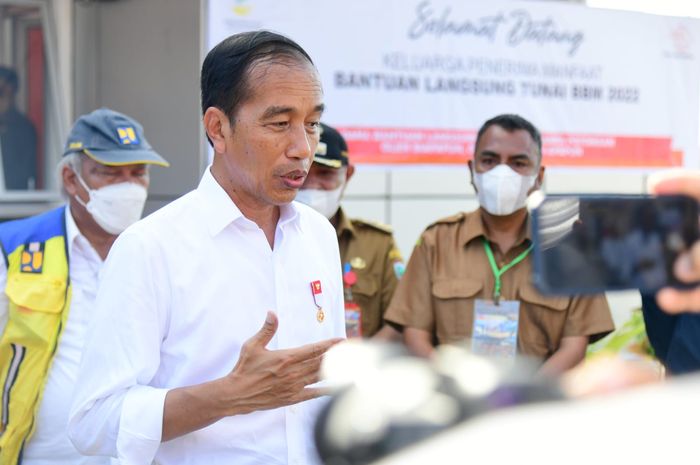 Jokowi: Pemerintah Terus Dorong Penyaluran BLT BBM ke Seluruh Indonesia ... Jokowi: Pemerintah Terus Dorong Penyaluran BLT BBM ke Seluruh Indonesia ...
