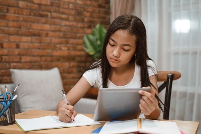 23 Contoh Kalimat Definisi Beserta Pengertian, Ciri-ciri dan Jenisnya ...