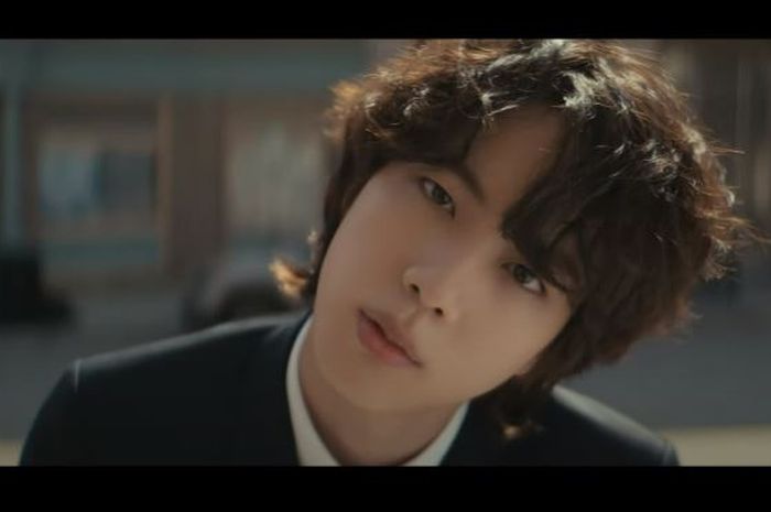 Lirik Lagu The Astronaut - Jin BTS, Lengkap dengan Terjemahan - Sonora.id