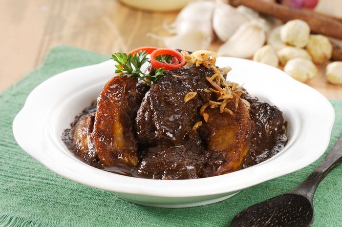 Resep Semur Daging Sapi yang Empuk dan Sederhana, Bumbunya Meresap ...