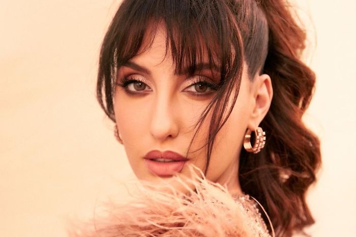 Lirik Lagu ‘Light The Sky’ - Nora Fatehi, Balqees, Rahma Riad, Manal ...