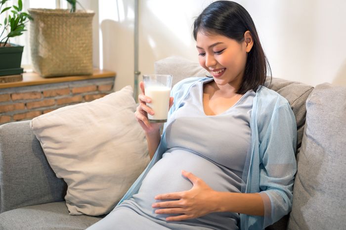 Kapan Sebaiknya Minum Susu Ibu Hamil? Berikut Ini Jawabannya! - Sonora.id Kapan Sebaiknya Minum Susu Ibu Hamil? Berikut Ini Jawabannya! - Sonora.id