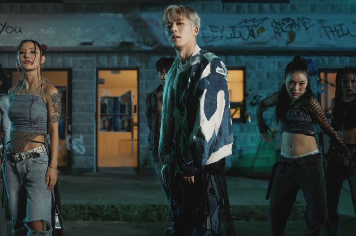 Lirik Lagu Keep Me Up – B.I, dengan Terjemahan Bahasa Indonesia - Sonora.id