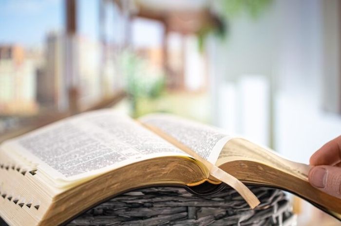 111 Ayat Emas Alkitab tentang Kasih, Bersyukur, dan Sukacita Hidup ...