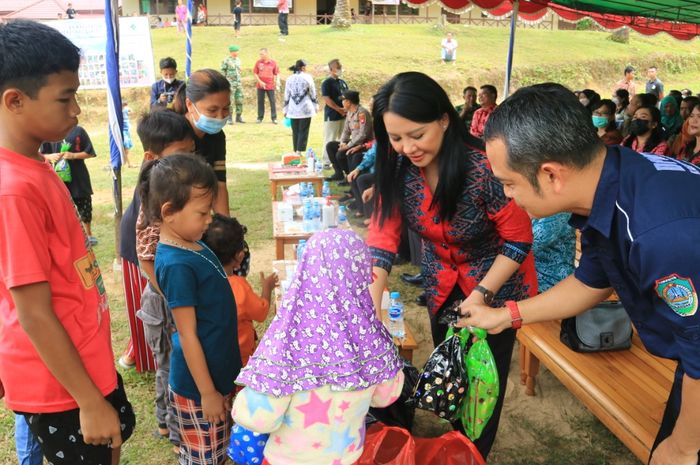 Karolin Puji Pola Hidup Bersih dan Sehat Masyarakat Saat Launching ODF ...