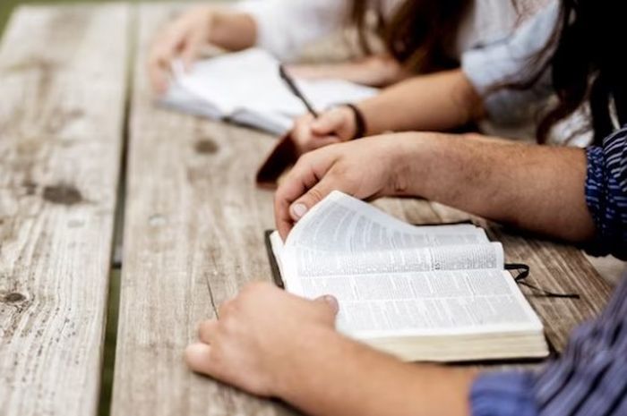 Renungan Harian Kristen Hari Ini, 29 Februari 2024 dan Bacaan Alkitab ... Renungan Harian Kristen Hari Ini, 29 Februari 2024 dan Bacaan Alkitab ...