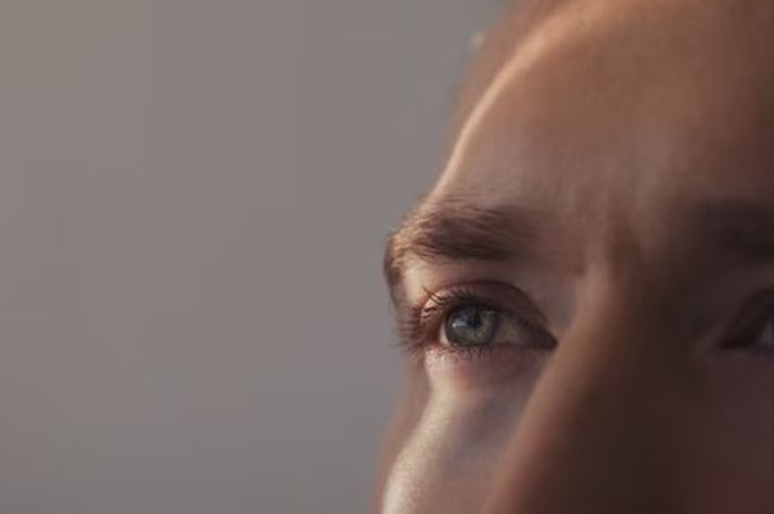 4 Gejala Degenerasi Makula, Dokter: Garis Lurus Jadi Bergelombang ...