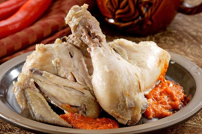 Resep Ayam Pop ala Rumah Makan Padang, Gurih dan Empuk Banget! - Sonora.id
