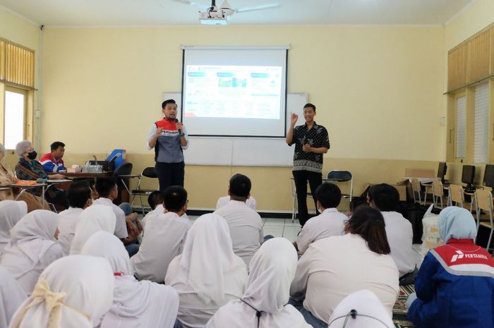 Peduli Pendidikan Inklusif, Pertagas Berbagi Inspirasi di SLB Santi ...