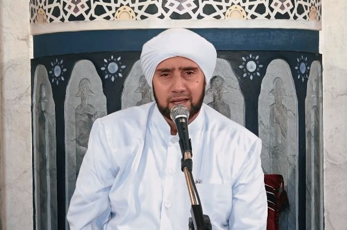 Lirik Lagu Man Ana Versi Habib Syech: Arab, Latin dan Terjemahan ...