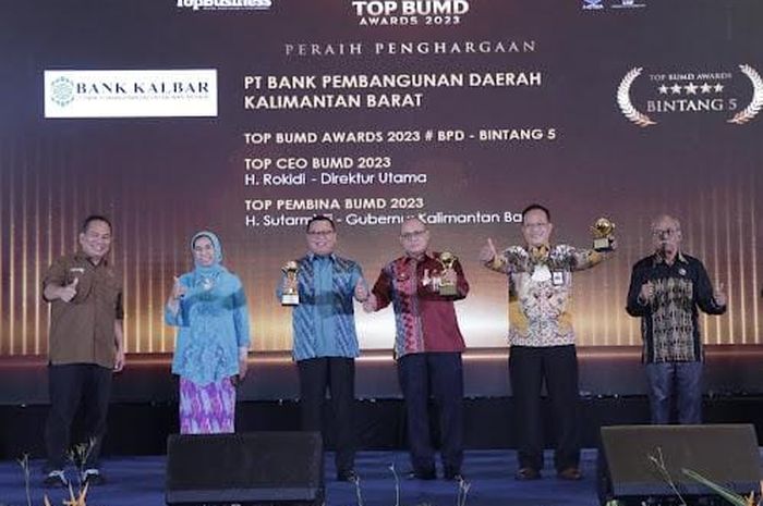 Bank Kalbar Raih Penghargaan TOP BUMD Award 2023 BPD # Bintang 5 - Sonora.id