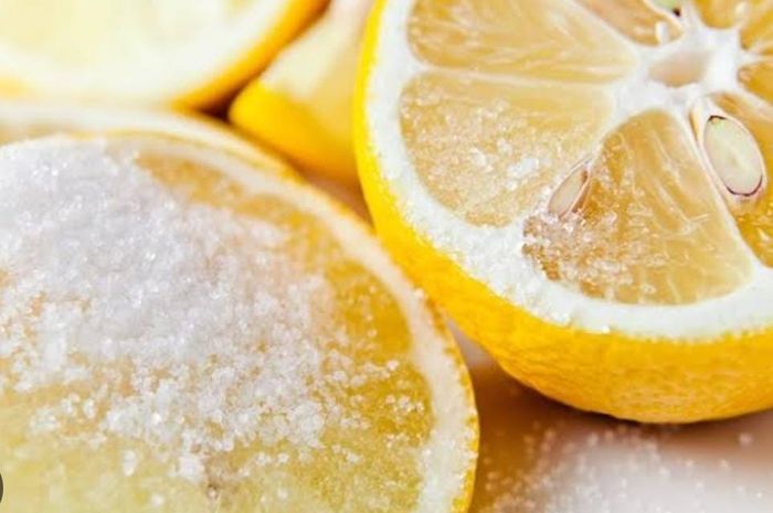 Cukup Gosokkan Lemon dan Gula di Area Bibir, Hasil Menakjubkan ini ...