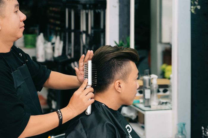 Populer, Ini 5 Tips Gaya Rambut Two Block Haircut ala Oppa Korea ...