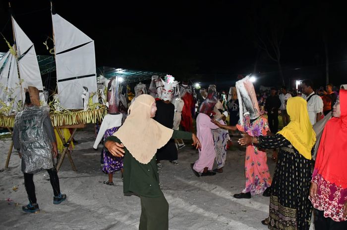 Semah Laut Sebagai Pelestarian Adat dan Tradisi Dalam Pemajuan ...