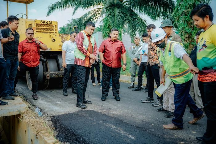 Bobby Nasution Minta Proses Pengaspalan Ulang Jalan Bunga Rampai III ...