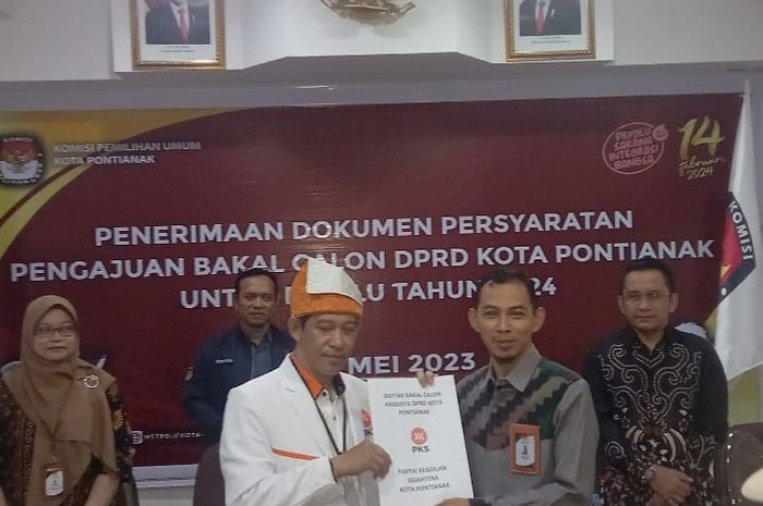 DPD PKS Pontianak Daftarkan Bakal Calon Legislatifnya - Sonora.id