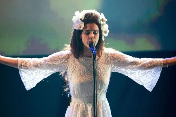 Lirik Lagu Say Yes To Heaven - Lana Del Rey, dengan Terjemahan - Sonora.id