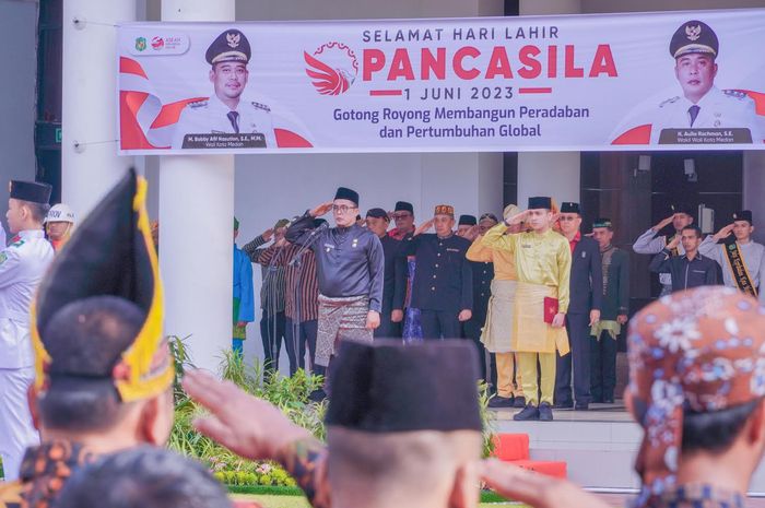 Kehadiran ASN Layaknya Sebagai Keluarga & Pelayan Bagi Masyarakat ...