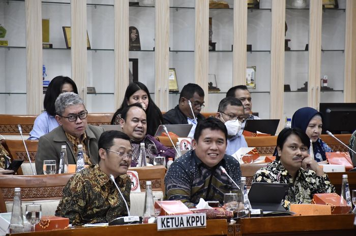 Komisi VI DPR RI Berikan Masukan ke KPPU Dalam RDP Evaluasi Kinerja dan ... Komisi VI DPR RI Berikan Masukan ke KPPU Dalam RDP Evaluasi Kinerja dan ...