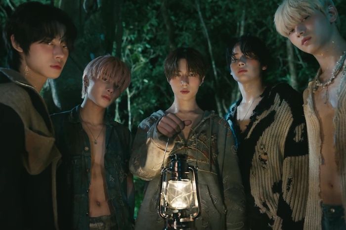 Lirik dan Terjemahan Lagu LEvel - TXT dan Hiroyuki Sawano (OST Solo ...