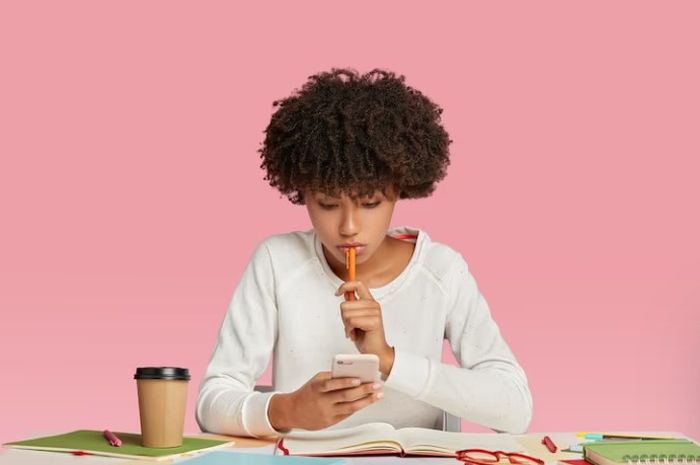 7 Contoh Teks Persuasif Berbagai Tema Beserta Strukturnya - Sonora.id