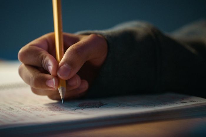 Kumpulan Contoh Sinopsis, Lengkap dengan Pengertian dan Cara Membuatnya ...