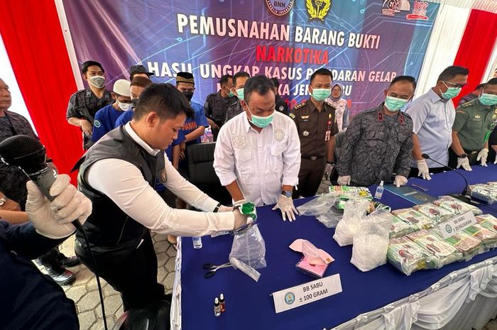 Bertepatan di Momen 17 Agustus, BNNP Sumsel Musnahkan 20 Kg Sabu - Sonora.id