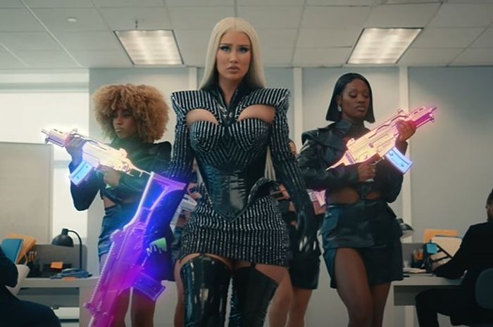 Lirik Lagu Money Come - Iggy Azalea, dengan Terjemahan - Sonora.id