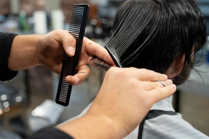 5 Arti Memotong Rambut Sendiri yang Jarang DIketahui Oleh Khalayak ...