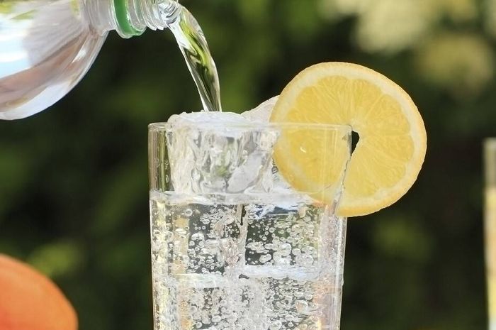 Contoh Minuman Berkarbonat dan Efeknya bagi Kesehatan Tubuh - Sonora.id