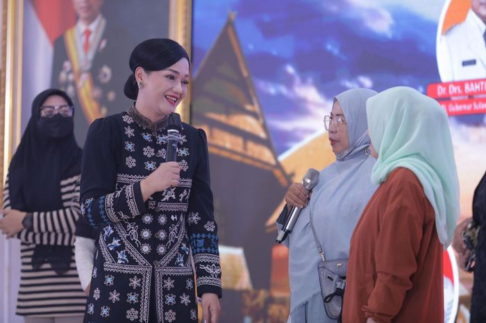 OJK Edukasi Ratusan Pelaku UMKM dan Ibu Rumah Tangga di Gowa, Sulsel ... OJK Edukasi Ratusan Pelaku UMKM dan Ibu Rumah Tangga di Gowa, Sulsel ...