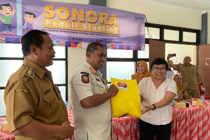 Sonora Peduli Stunting 2023, Kunjungan CSR di Kecamatan Lakarsantri ...
