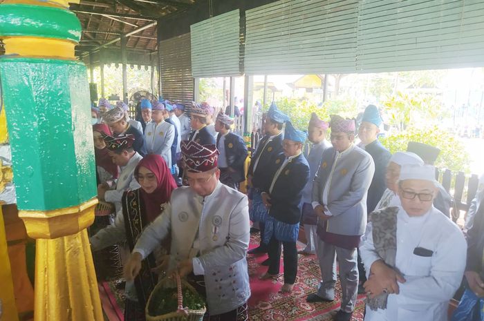 Ritual Rutin, Wali Kota Banjarmasin Ziarah ke Makam Sultan Suriansyah - Sonora.id
