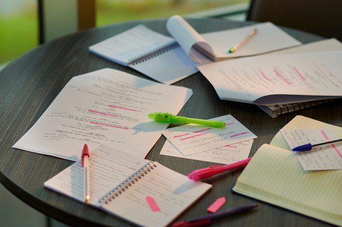 4 Contoh Cerita Liburan Sekolah 2 Paragraf Singkat Tapi Menarik