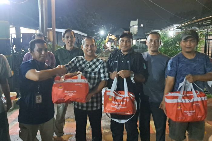 Gerak Cepat Kemensos Bantu Warga Korban Banjir di Tangsel - Sonora.id Gerak Cepat Kemensos Bantu Warga Korban Banjir di Tangsel - Sonora.id