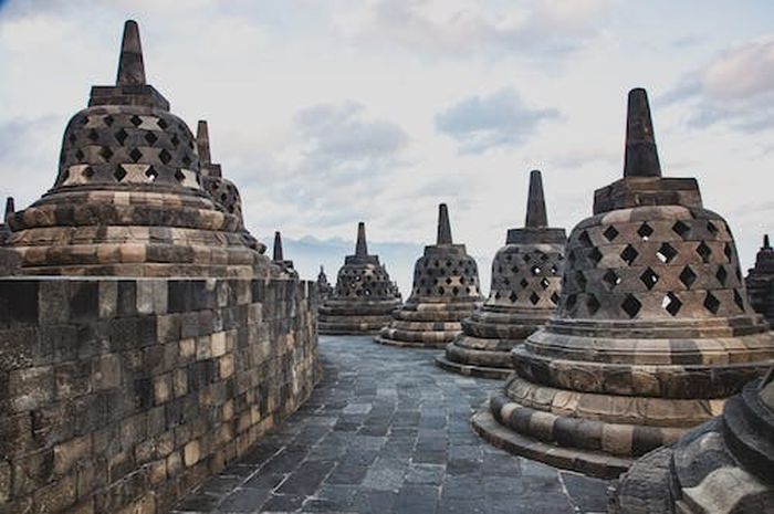 4 Contoh Teks Deskripsi Candi Borobudur, Cerita Sejarah Singkat - Sonora.id