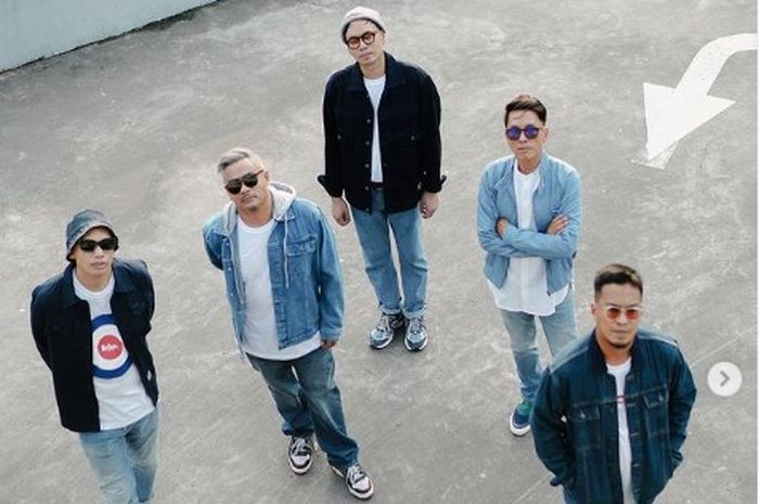 Lirik dan Makna Lagu Panasea dari RumahSakit yang Viral di TikTok ...