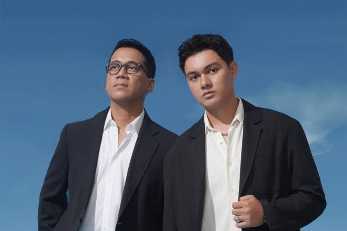 Lirik Lagu 'The Way You Look At Me' - Nyoman Paul, Andi Rianto dengan Terjemahan - Sonora.id