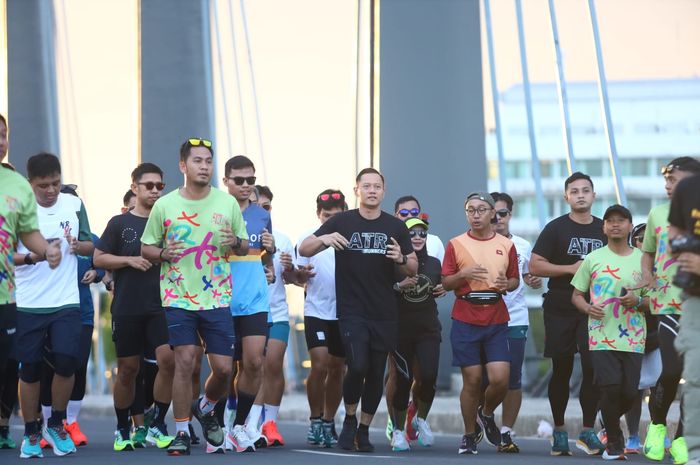 Lari Pagi Bareng Komunitas di Makassar, Menteri AHY : CPI Luar Biasa - Sonora.id